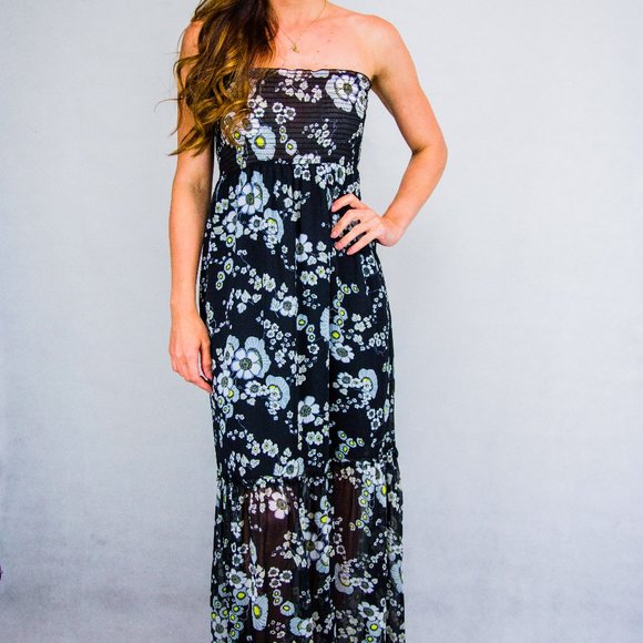 BCBGMaxAzria | Dresses | Bcbg Max Azria Black White Floral Maxi Dress ...